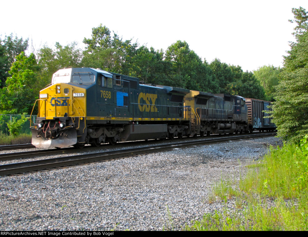 CSX 7658 and 7814